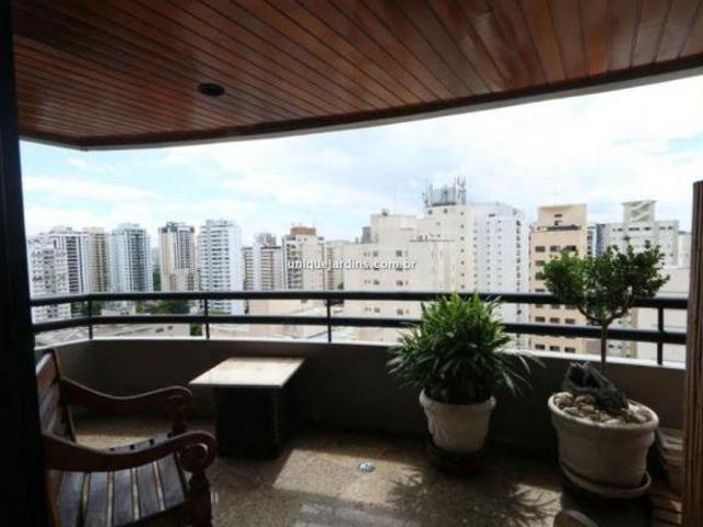 Apartamento à venda Moema São Paulo