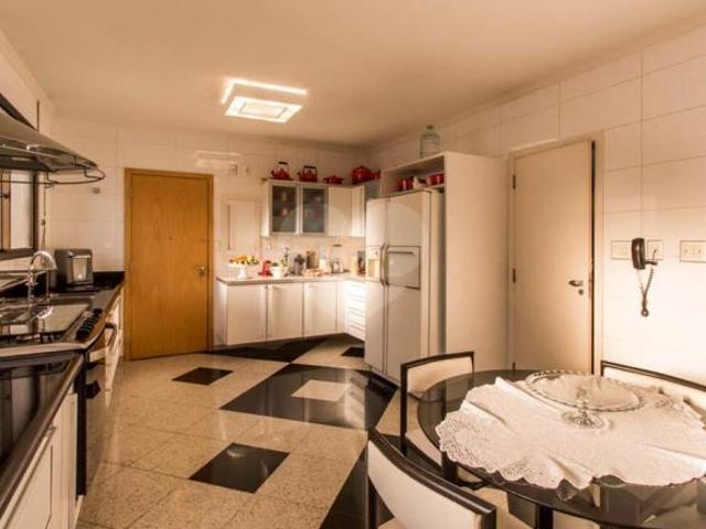 Apartamento a venda Moema