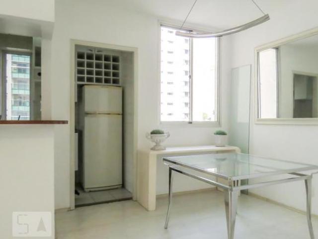 Apartamento à Venda Moema, 2 Quartos, 74 m2