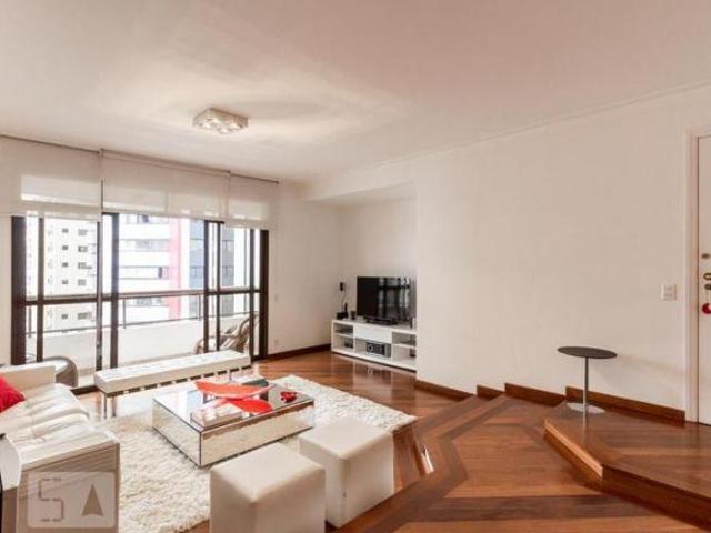 Apartamento à Venda Moema, 2 Quartos, 135 m2