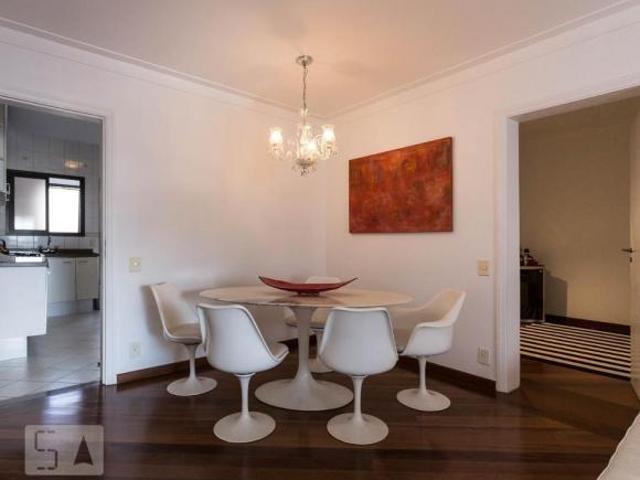 Apartamento à Venda Moema, 2 Quartos, 135 m2