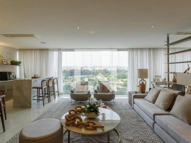 Apartamento à Venda Moema, 2 Quartos, 188 m2