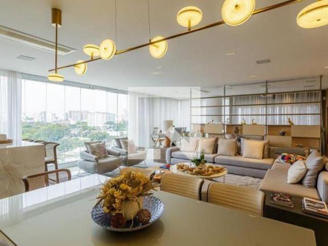 Apartamento à Venda Moema, 2 Quartos, 188 m² São Paulo
