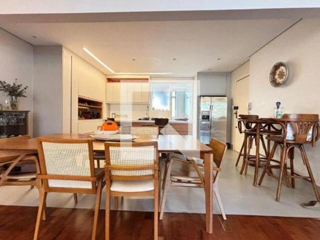 Apartamento à Venda Moema, 3 Quartos, 154 m2