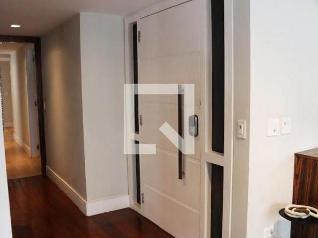 Apartamento à Venda Moema, 3 Quartos, 210 m2