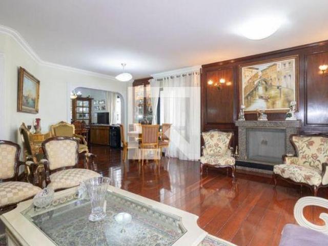 Apartamento à Venda Moema, 4 Quartos, 220 m2