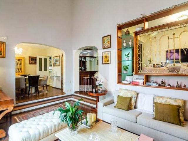 Apartamento à Venda Moema, 4 Quartos, 220 m2