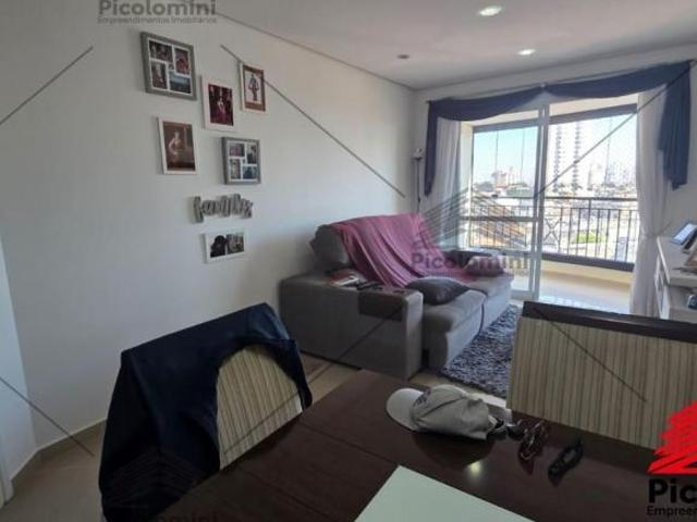 Apartamento á venda Mooca 3 dormitórios sendo 1 suíte com armários, andar alto, sacada envidraçada
