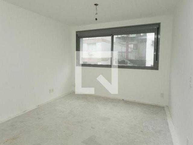 Apartamento à Venda Mont&apos Serrat, 1 Quarto, 29 m² Porto Alegre