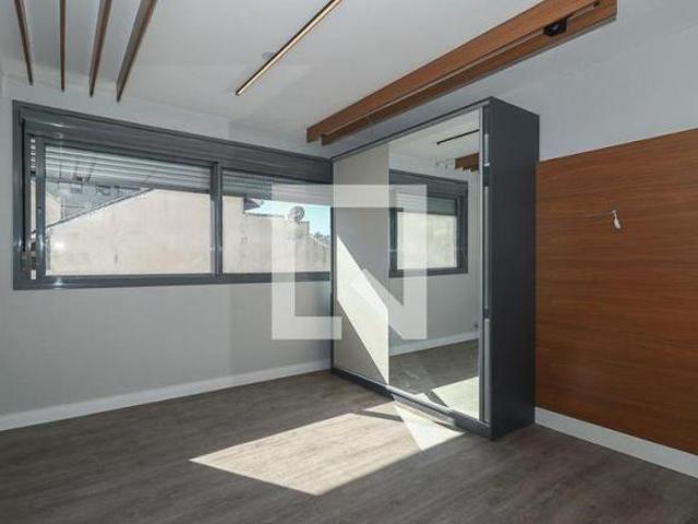 Apartamento à Venda Mont&apos Serrat, 1 Quarto, 29 m² Porto Alegre