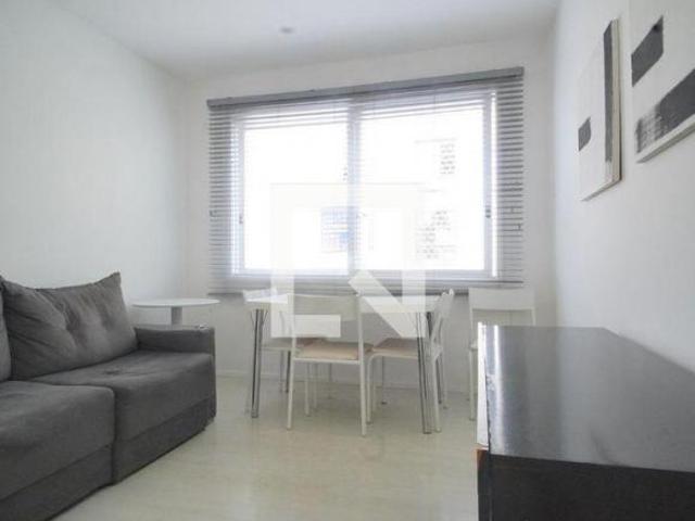 Apartamento à Venda Mont&apos Serrat, 1 Quarto, 45 m² Porto Alegre
