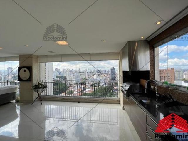 Apartamento a venda na Mooca mobilado de alto padrão, andar alto, 4 suítes, 4 vagas fixas, depósito