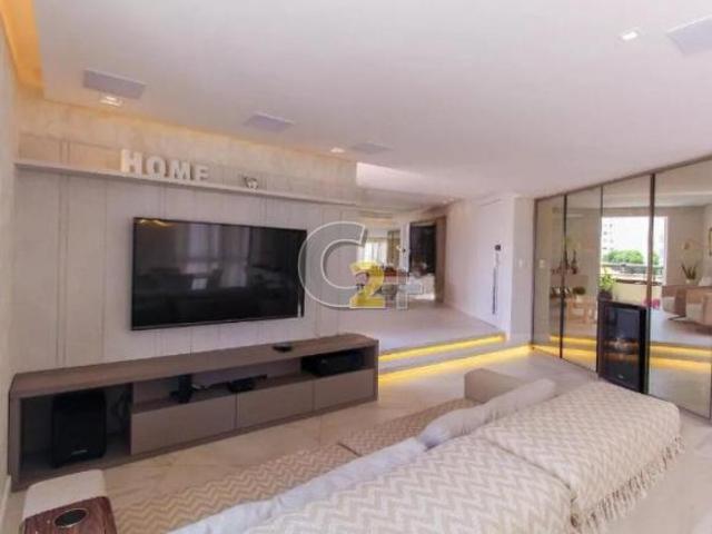 Apartamento à venda na Mooca com 3 quartos, sendo 2 suítes e 3 vagas