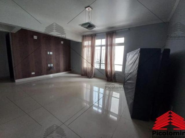 Apartamento a venda na Mooca, 3 dormitórios, 2 banheiros, 1 vaga, luz natural, prox. Av. Paes de Bar