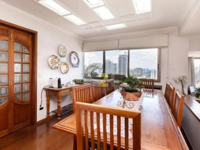 Apartamento á venda na Mooca, 3 suítes, 3 vagas de garagem