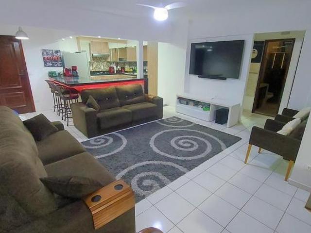 Apartamento à venda na Ocian em Praia Grande SP
