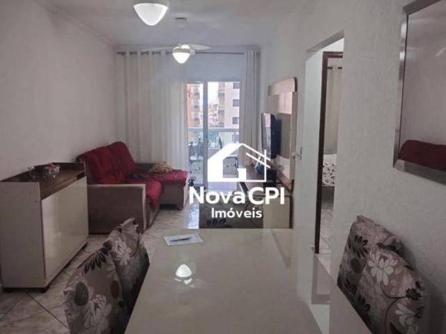 Apartamento à Venda na Ocian – 2 Quartos, 1 Suíte, 200m da Praia – Praia Grande