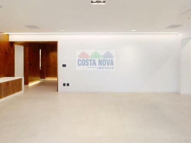 Apartamento à venda na Avenida Horácio Lafer, com 3 suítes e 4 vagas, com 236m² no Itaim Bibi