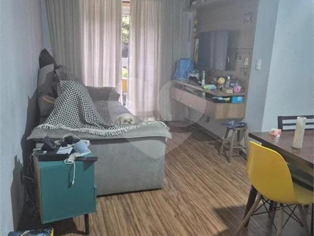 Apartamento á venda na Avenida Para Pinto