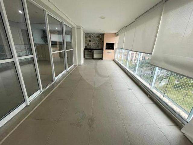 Apartamento a venda na Aclimação no Condomínio The Parker