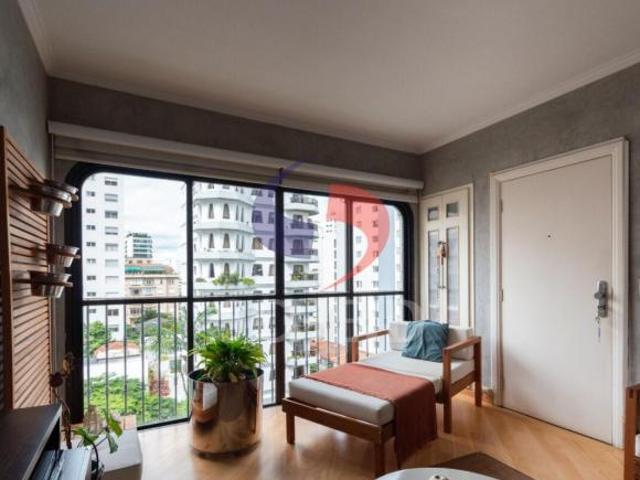 Apartamento á Venda na Aclimação com 93m², 3 quartos sendo 1 suíte, 1 vaga