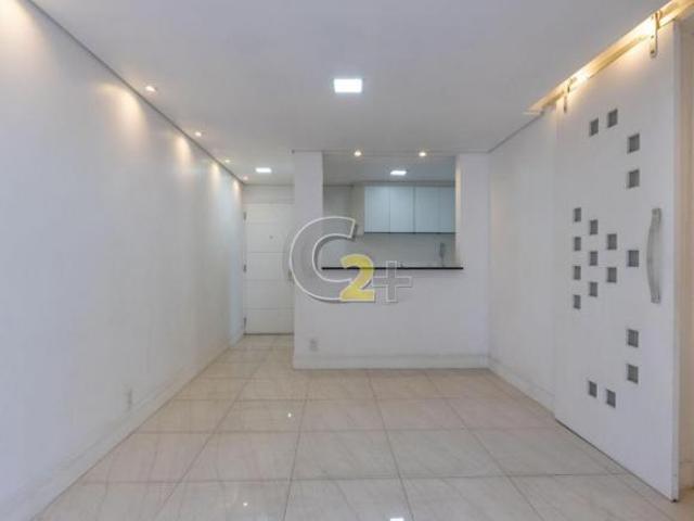 Apartamento à venda na Aclimação com 3 quartos, sendo 1 suíte e 2 vagas