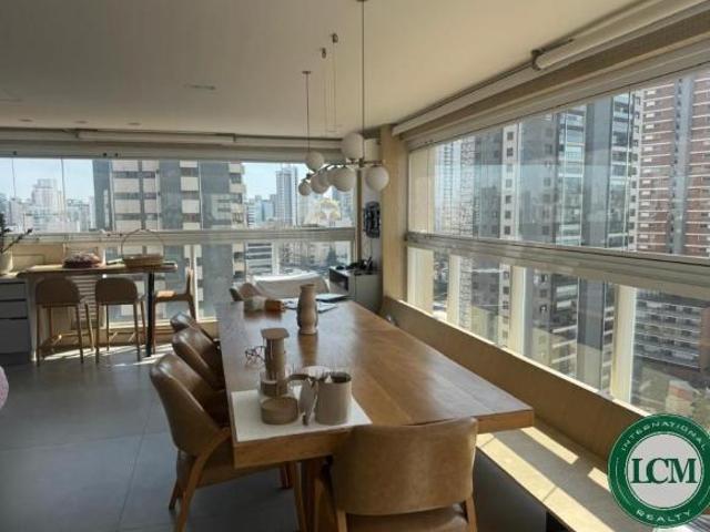 Apartamento à venda na Aclimação SP