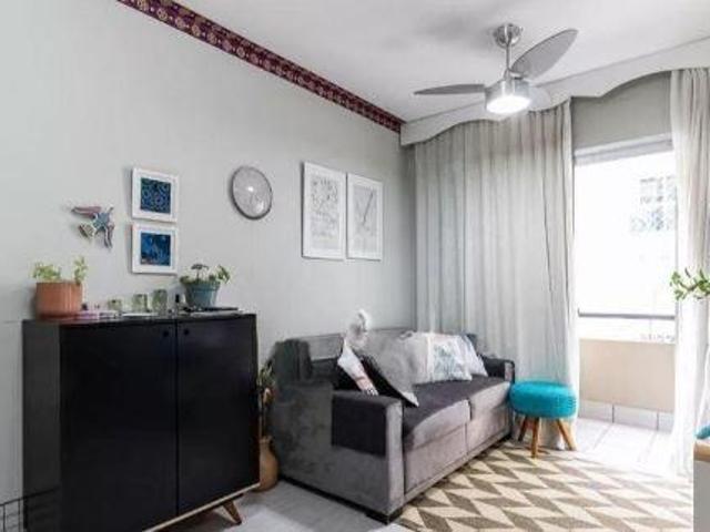 Apartamento à venda na Aclimação, SP