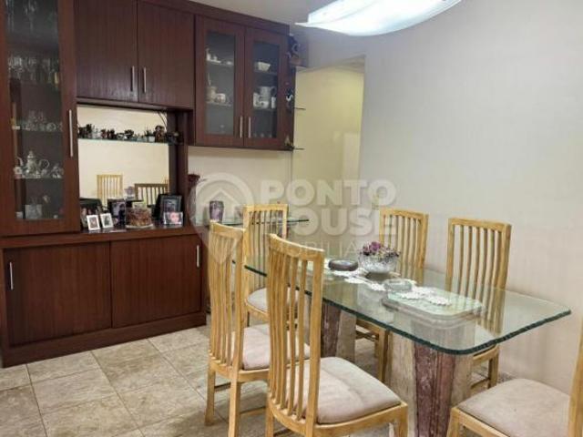Apartamento à venda na Aclimação, 3 dormitórios e 2 vagas, próximo ao metrô