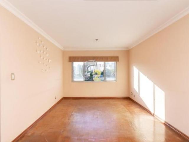 Apartamento à venda na Aclimação, 3 quartos e 1 vaga, 84m²