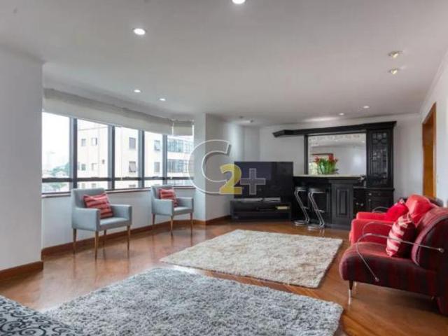Apartamento á venda na Aclimação, 4 suítes, 3 vagas de garagem