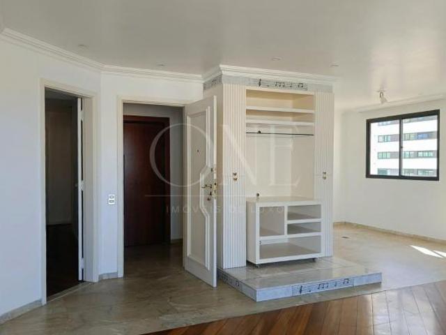 Apartamento à venda na Aclimação