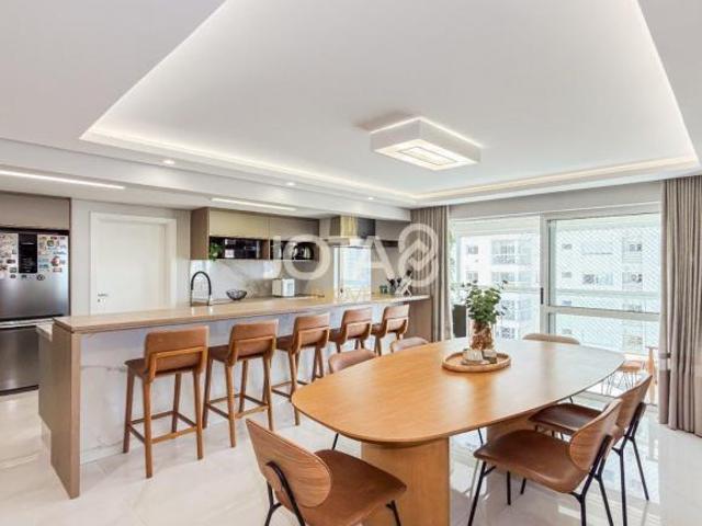 Apartamento à venda na Água Verde