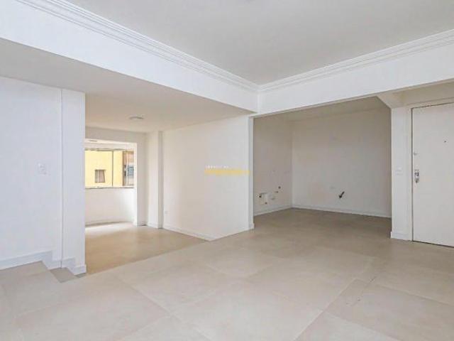 Apartamento à venda na Água Verde