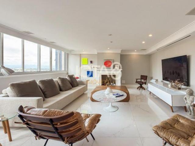 Apartamento à venda na Água Verde