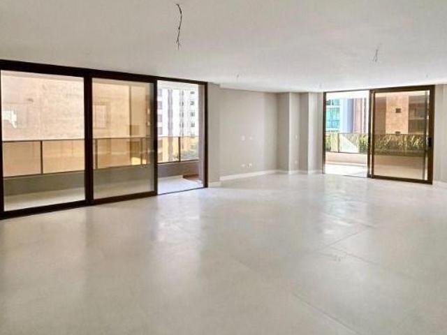 Apartamento à venda na Água Verde