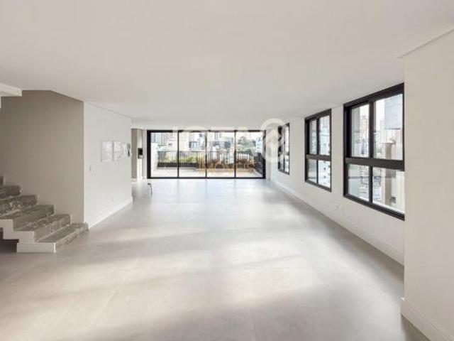 Apartamento à venda na Água Verde