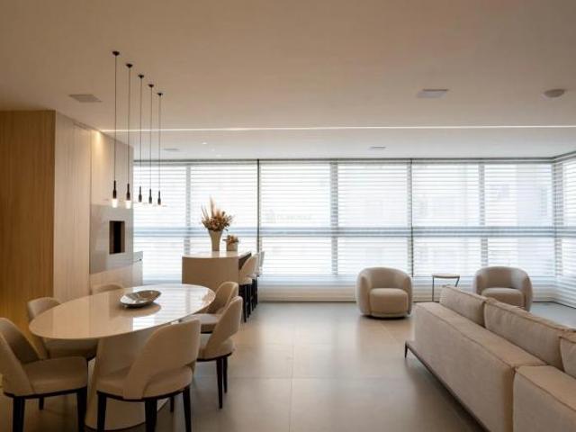 Apartamento à venda na Água Verde