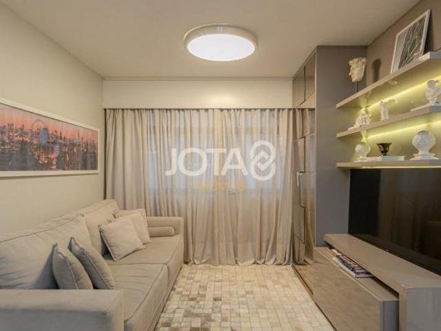 Apartamento à venda na Água Verde