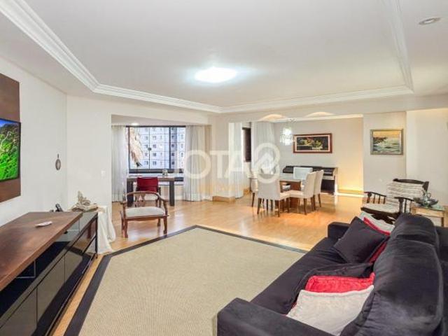 Apartamento à venda na Água Verde