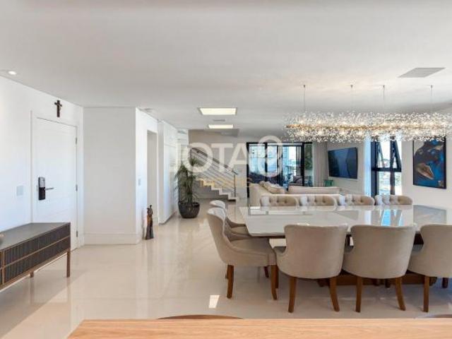 Apartamento à venda na Água Verde
