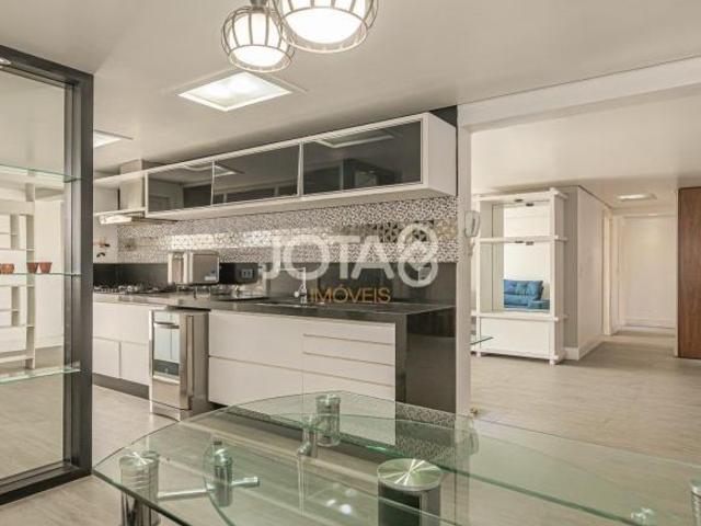 Apartamento à venda na Água Verde