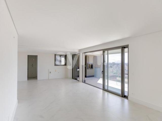 Apartamento à venda na Água Verde