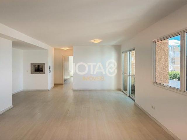 Apartamento à venda na Água Verde