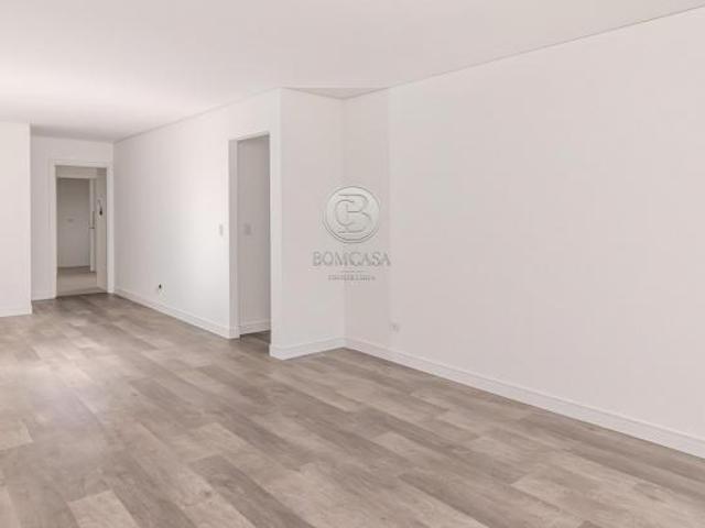 Apartamento à venda na Água Verde