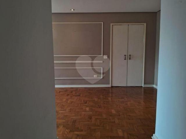 Apartamento à venda na Alameda Lorena de 94m² entre Padre João Manuel e Ministro Rocha Azevedo