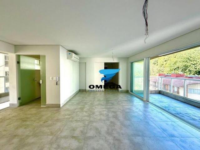 Apartamento à venda na Astúrias no Guarujá | Omega Imóveis