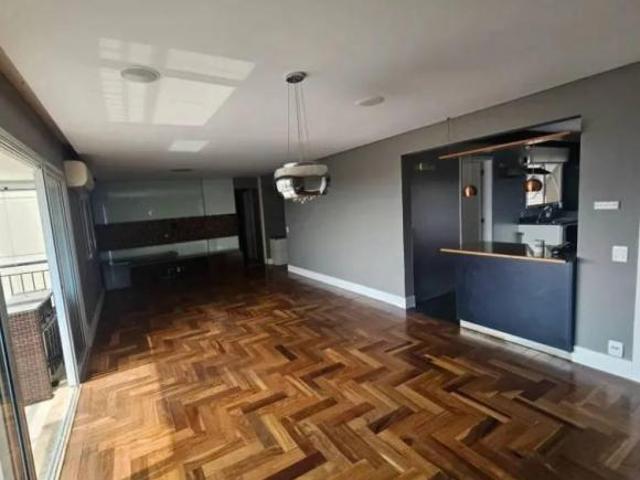 Apartamento à Venda na Barra Funda: 3 Dormitórios, Suíte, Piscina e Segurança 24h R$ 2.050.000