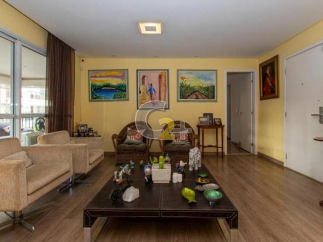 Apartamento à venda na Barra Funda, 4 quartos sendo 2 suítes e 2 vagas