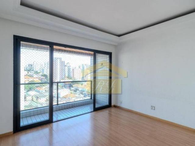 Apartamento à Venda na Bosque da Saúde 3 Quartos